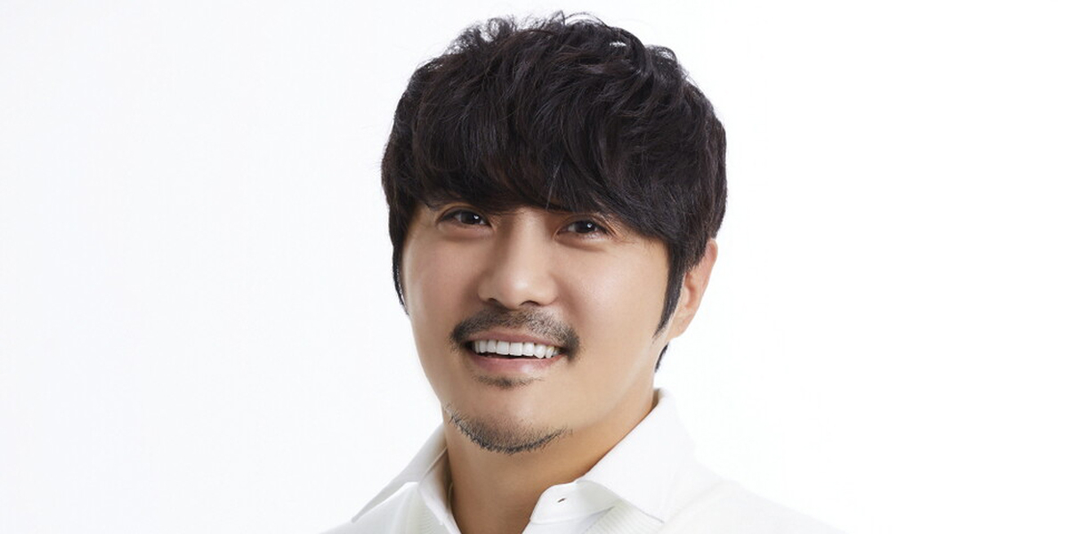 Singer KCM announces his marriage to his non-celebrity girlfriend | allkpop