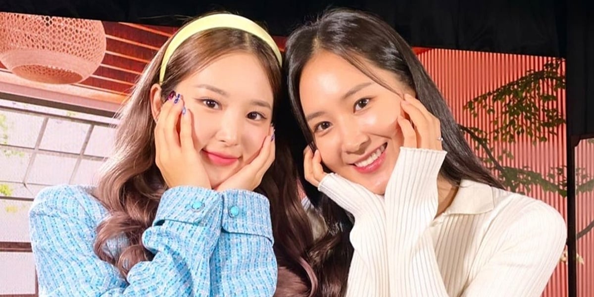 Girls' Generation's Yuri snaps a cute twin photo with her cousin ...