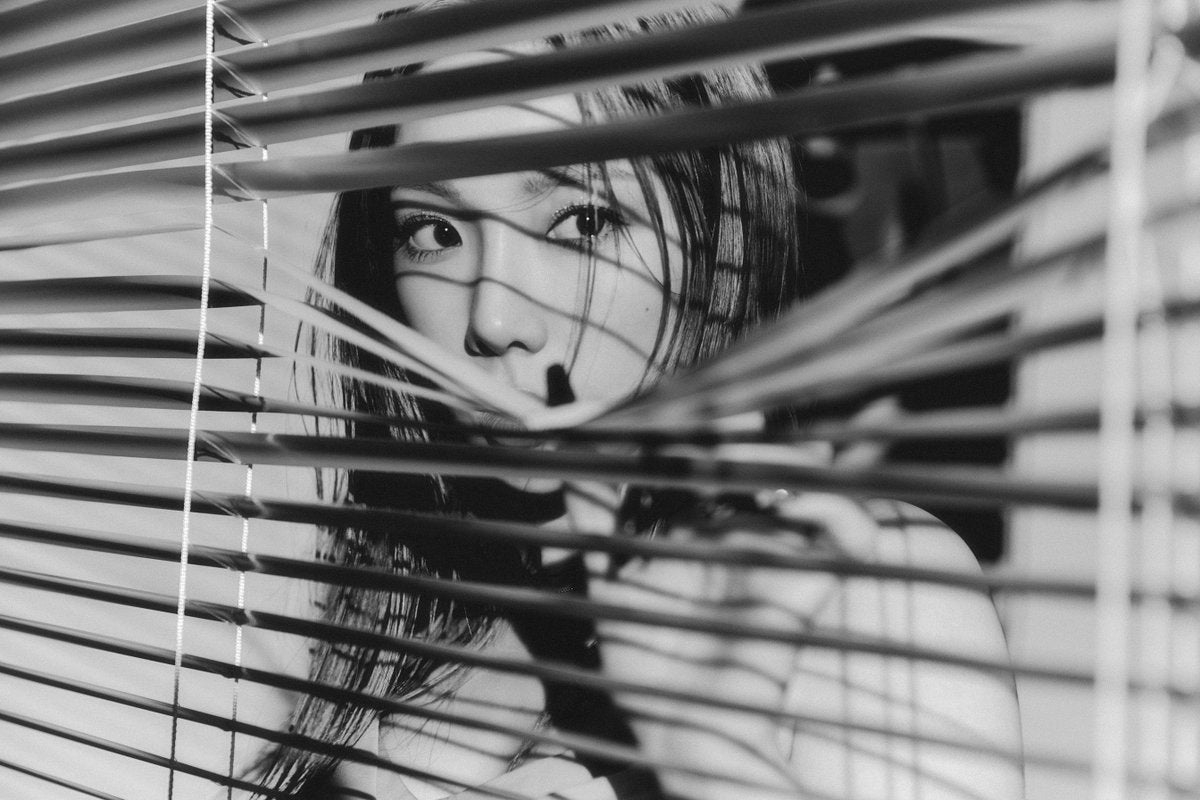 Girls' Generation's Taeyeon reveals dramatic teaser images for 'INVU ...