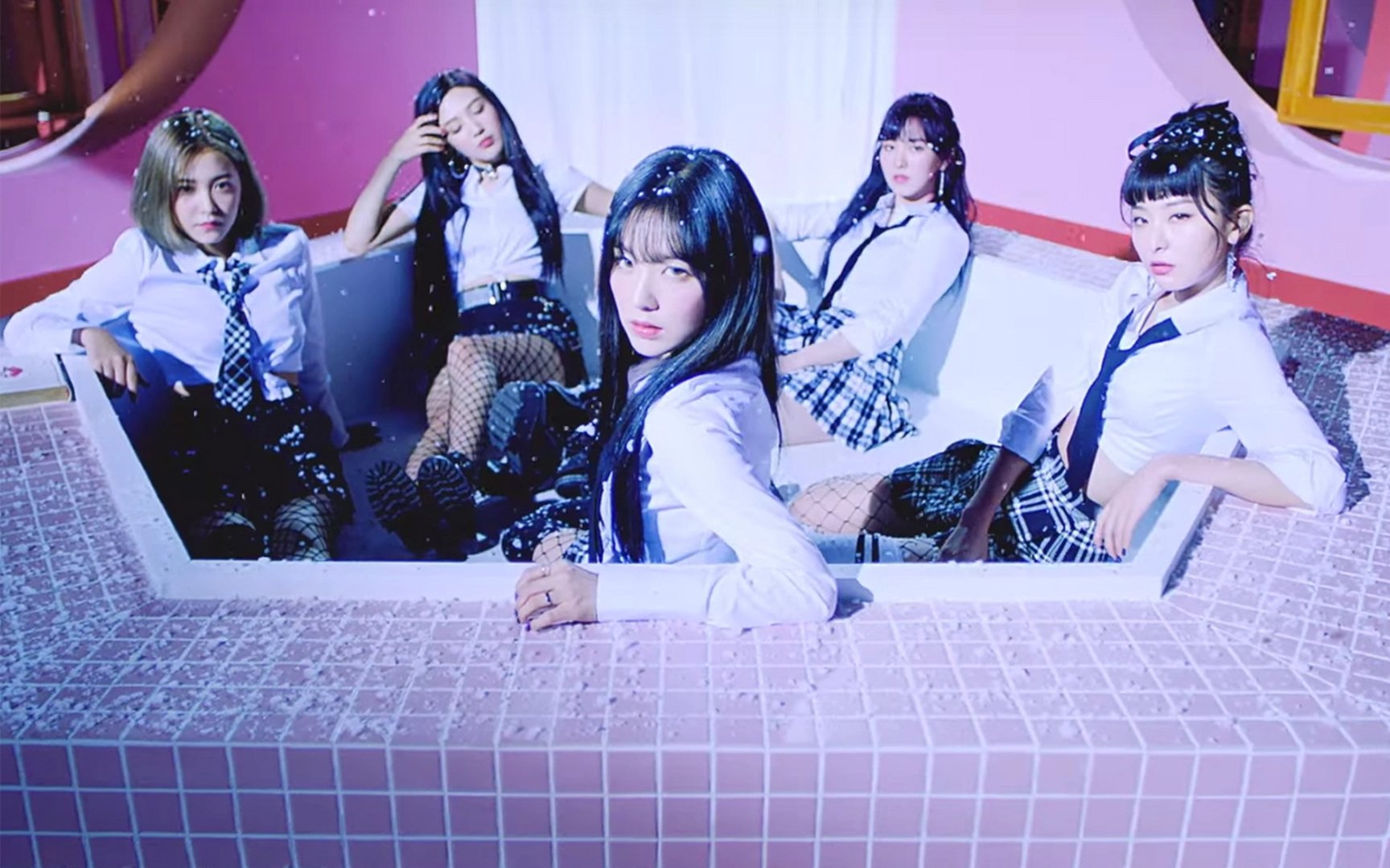 Red Velvet s Bad Boy Becomes The First MV From An SM Female Artist To Hit 350 Million Views On red-velvet-s-bad-boy-becomes-the-first-mv-from-an-sm-female-artist-to-hit-350-million-views-on