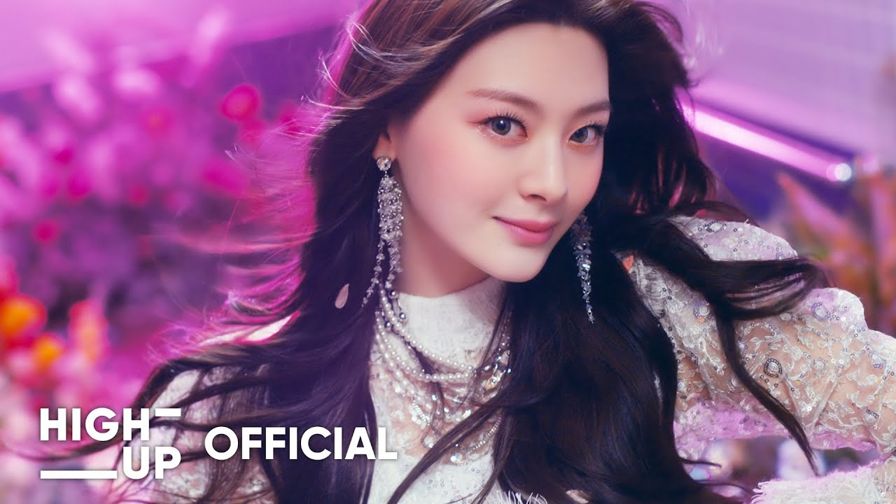 STAYC walk and 'RUN2U' in latest MV teaser | allkpop