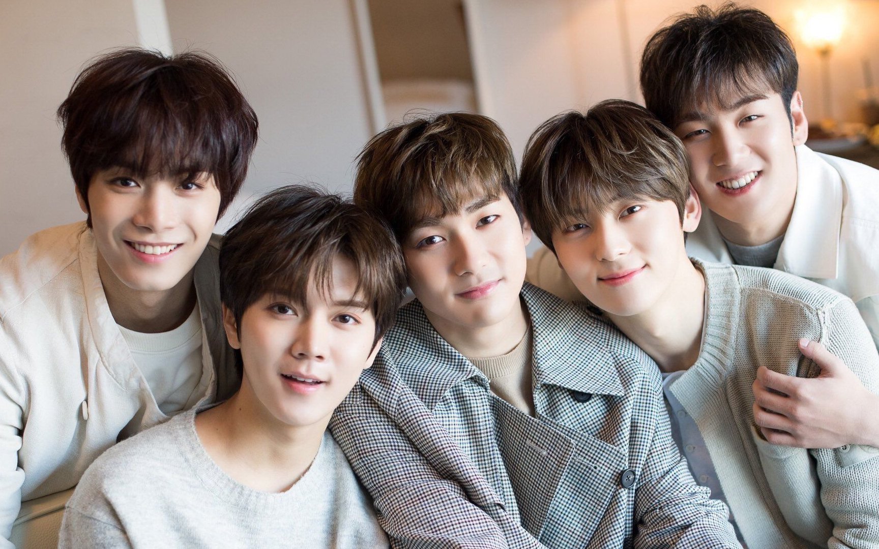 Membrii NU’EST se reunesc pentru a lua cina împreună în cea mai nouă postare pe Instagram | K ...