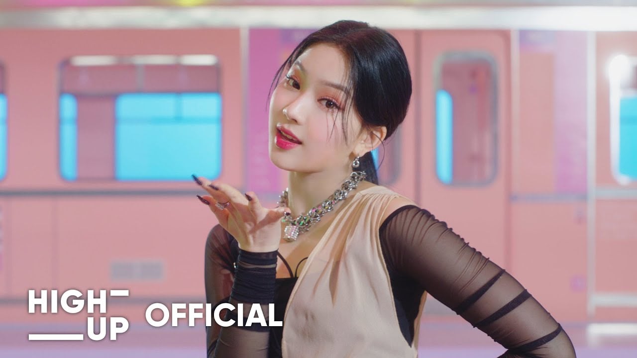 STAYC 'RUN2U' in performance MV | allkpop