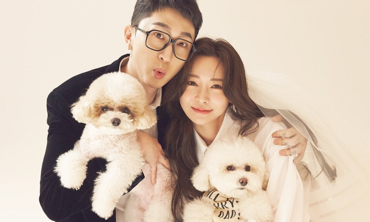 Rapper Sleepy shares his new family portrait with his wife & pets | allkpop