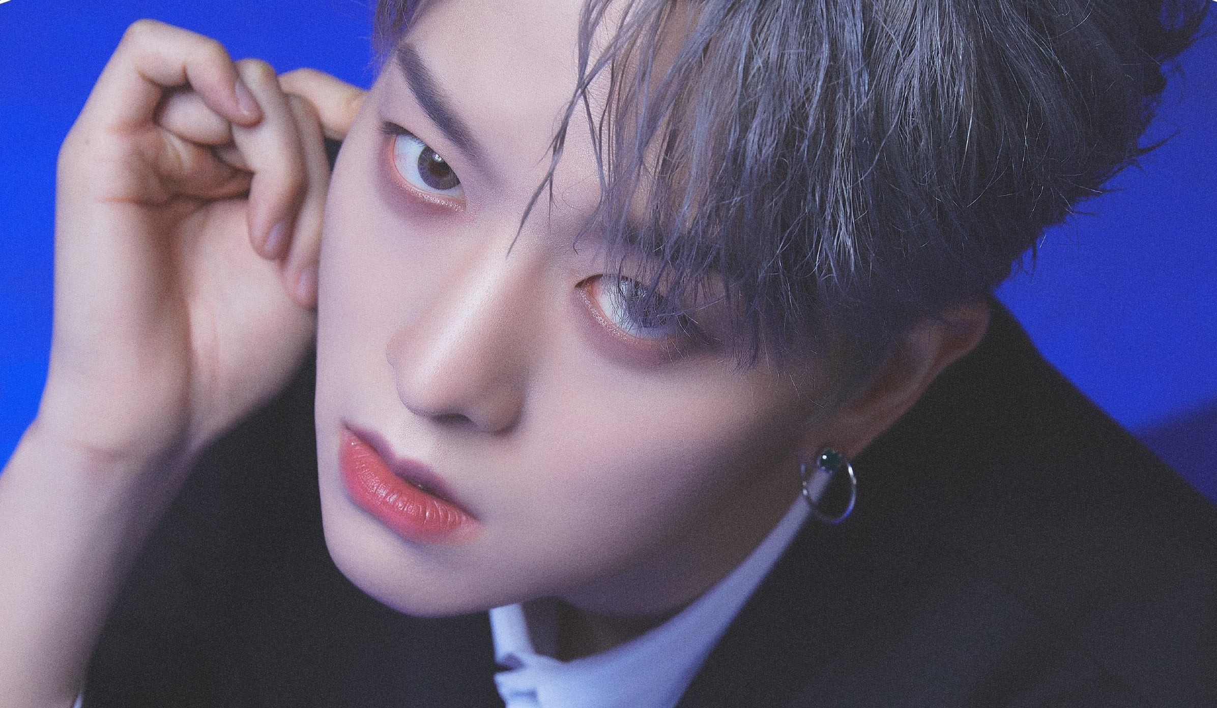 ONEUS's Ravn turns on his charm in concept photos for 'TRICKSTER' | allkpop