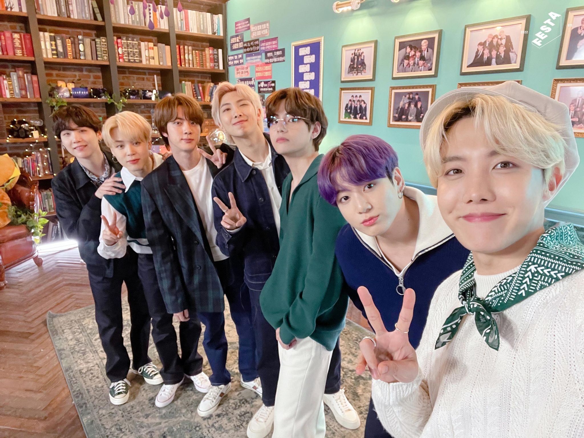 BTS unveils group selfies for 'Festa 2022' ahead of their 9th debut ...