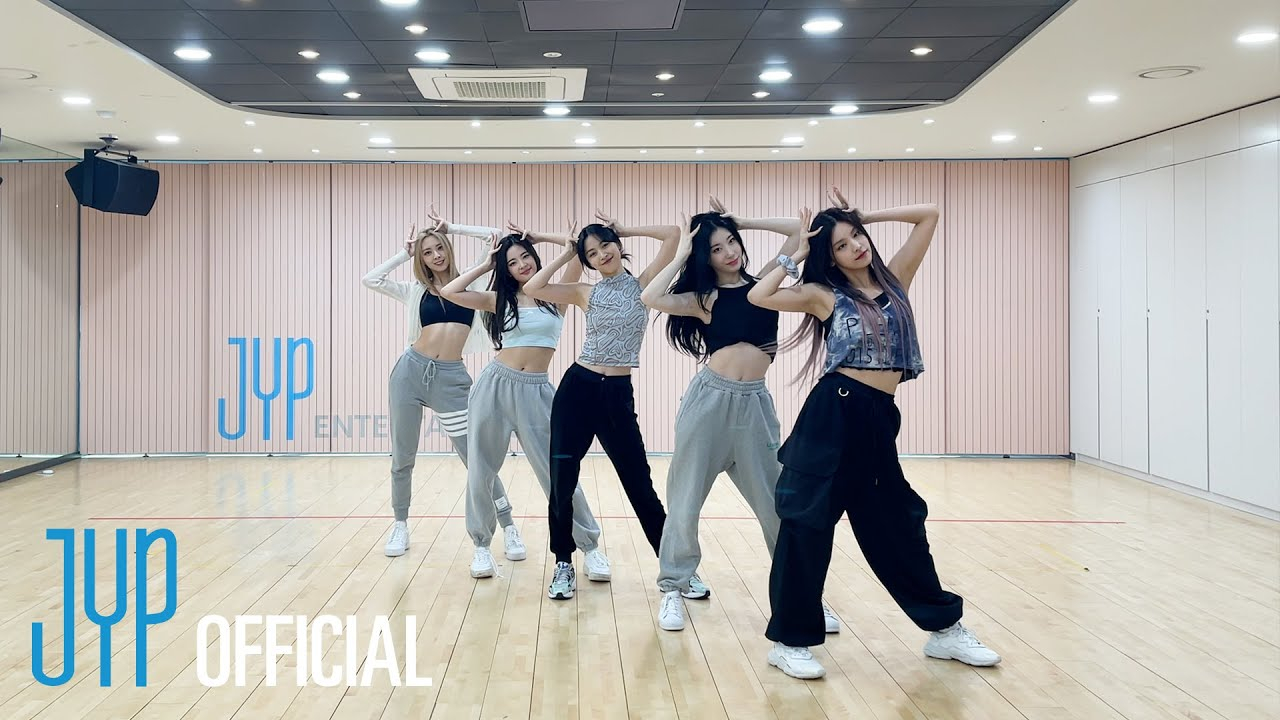 ITZY drop 'Sneakers' dance practice video | allkpop