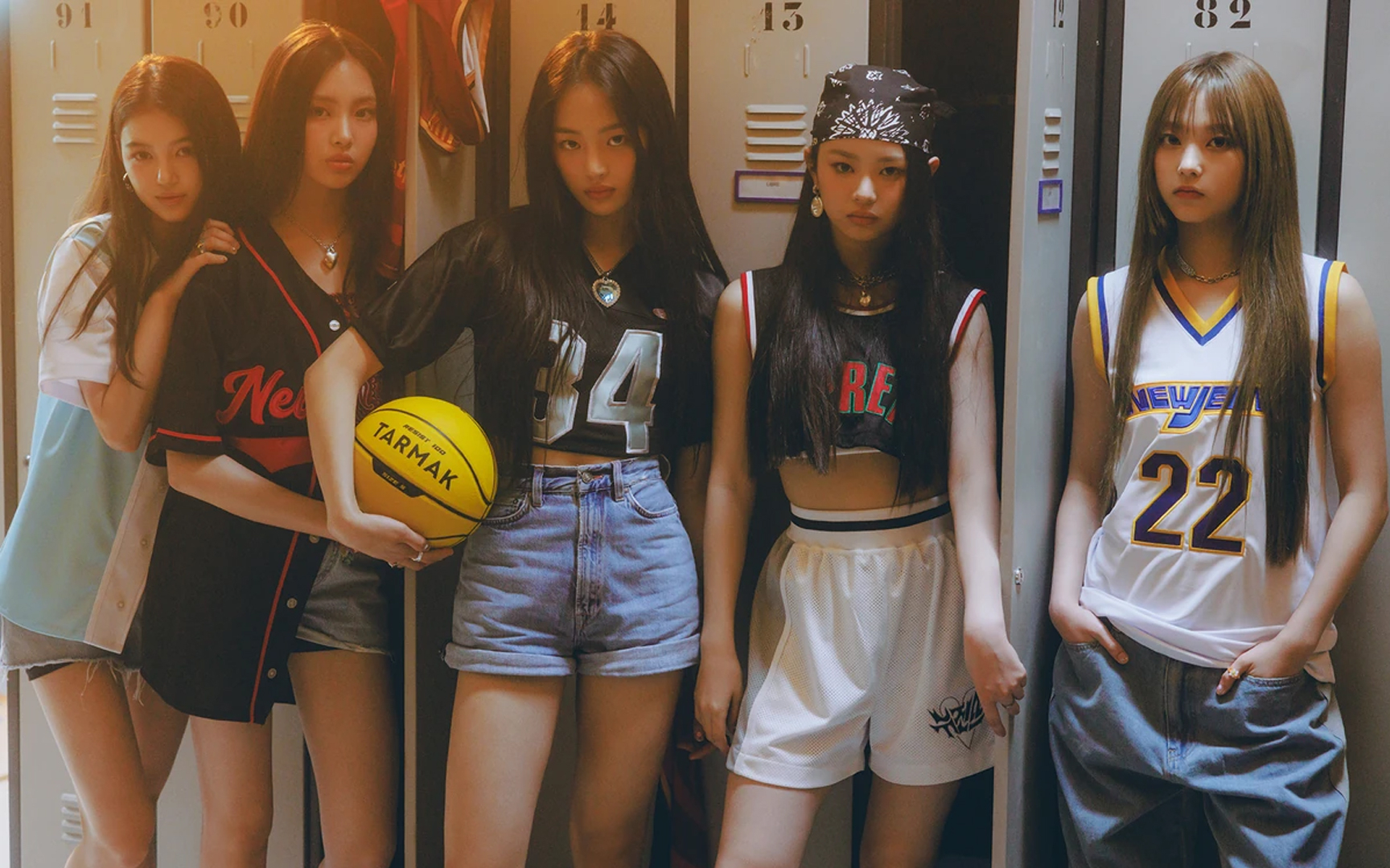 "Monster Rookies" NewJeans now have 2 songs at #1 and #2 on MelOn's TOP ...