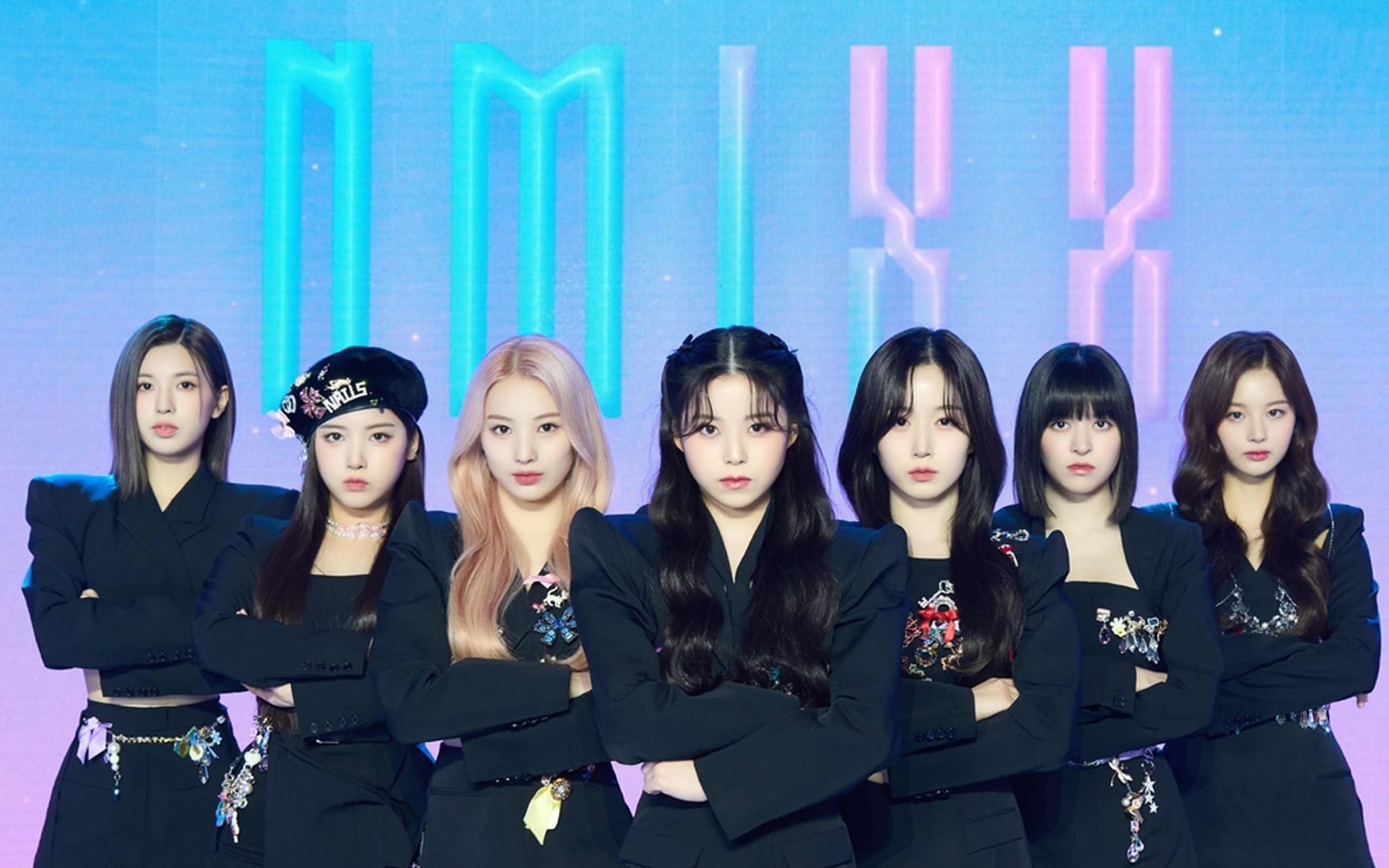 Will NMIXX be able to win the 'Rookie of the Year' award like their ...