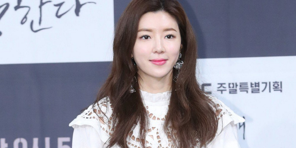 Actress Park Han Byul and family welcome second baby! | allkpop