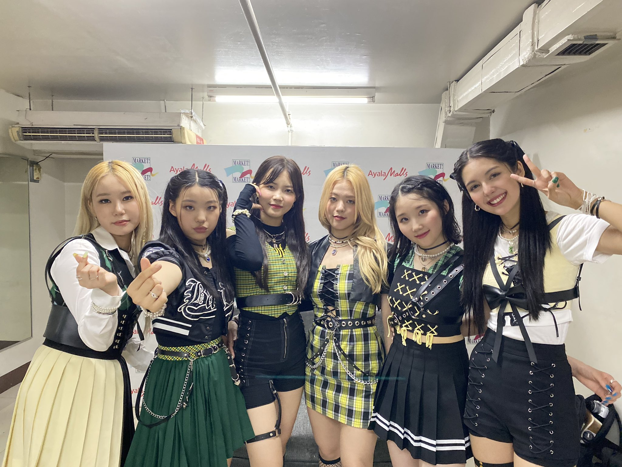 Lapillus successfully wrap up fanmeet in Philippines, meeting over 8,000 fans | allkpop