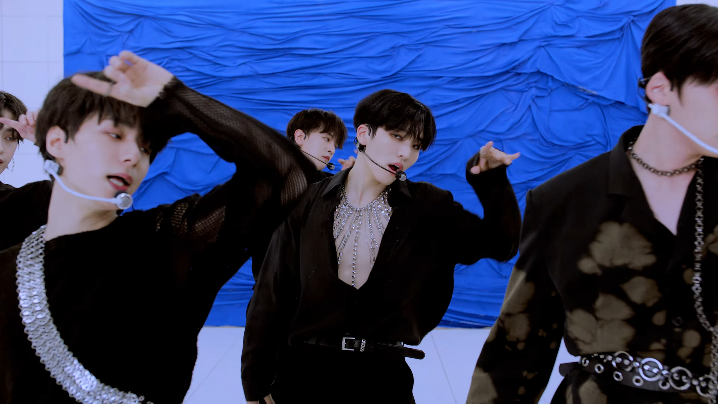 ONEUS puts on dynamic live performance of new single 'Same Scent' | allkpop