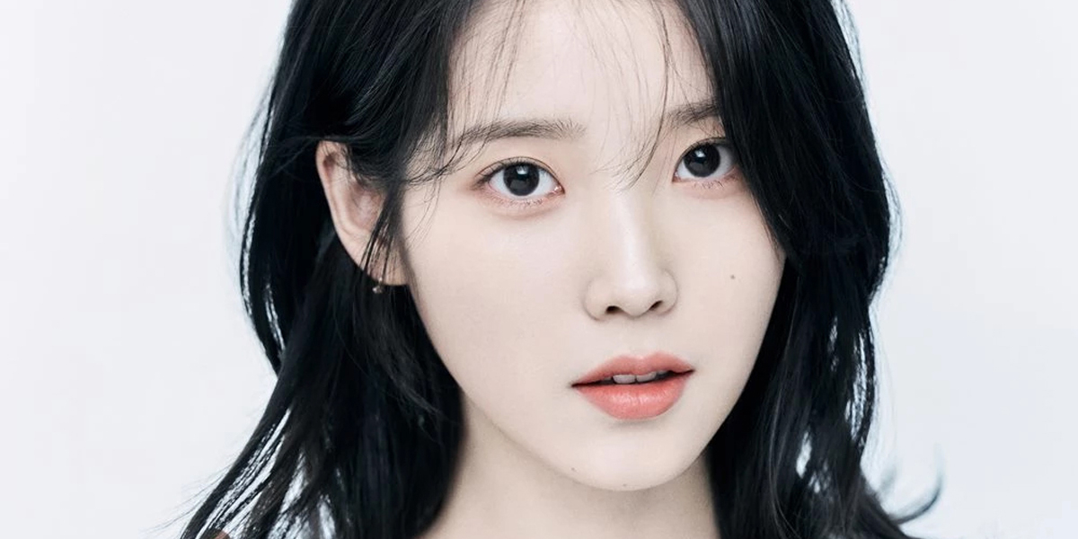 IU wins 'Rookie Actress Award' at the 'Chunsa International Film ...
