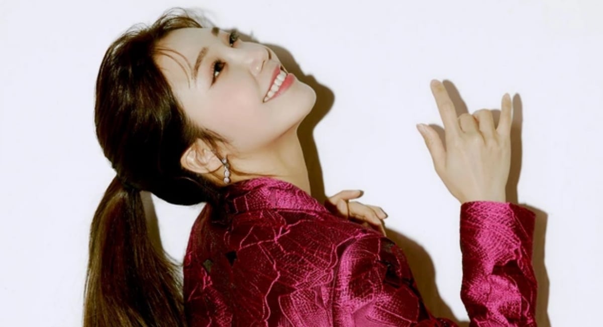 A Pink's Eunji reveals schedule for remake album 'log'; announces year-end solo concert | allkpop