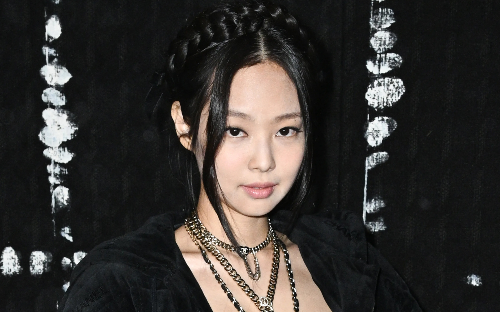 BLACKPINK's Jennie praised for her charismatic presence at the 'Born ...