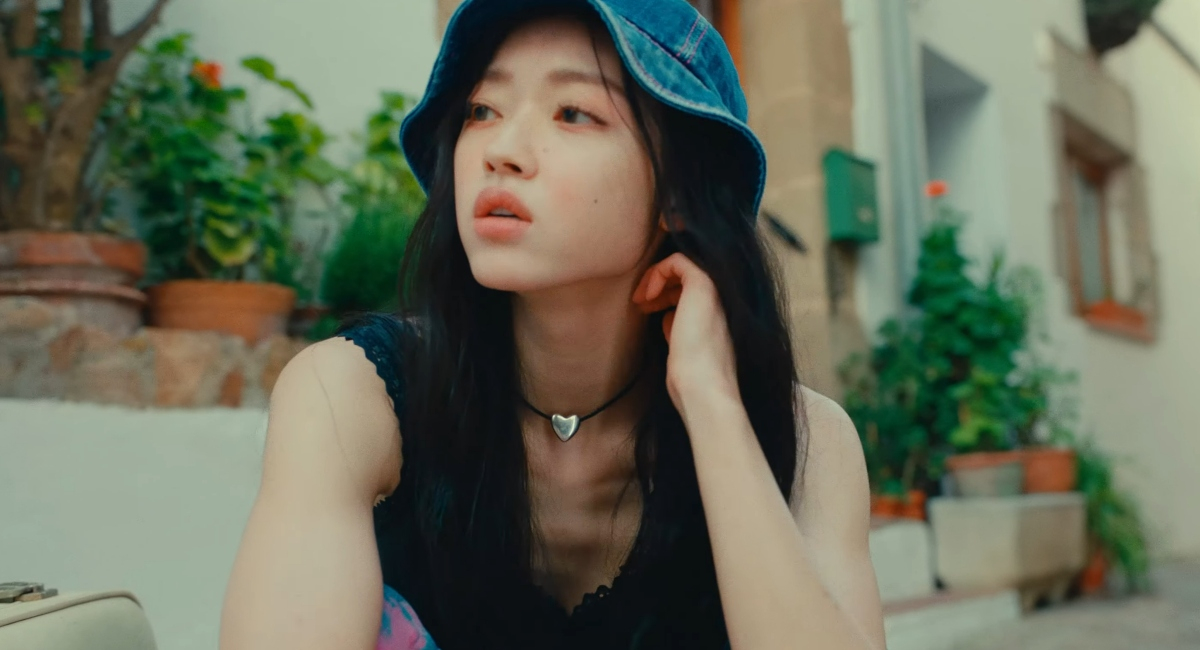 Oh My Girl's YooA is ready to 'Lay Low' in pre-release MV teasing solo comeback | allkpop