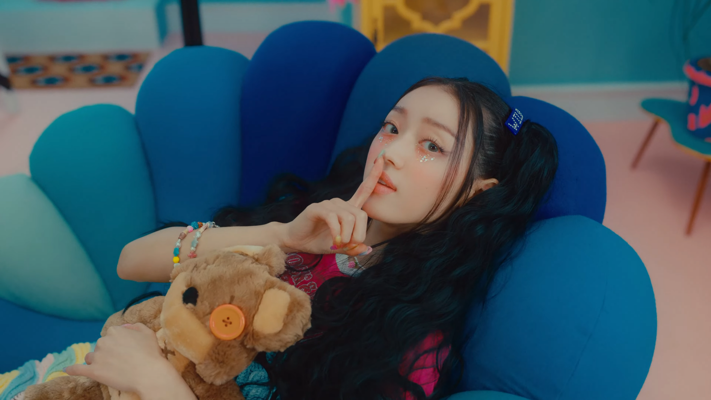 Oh My Girl's YooA is ready to make a love confession in solo comeback MV 'Selfish' | allkpop