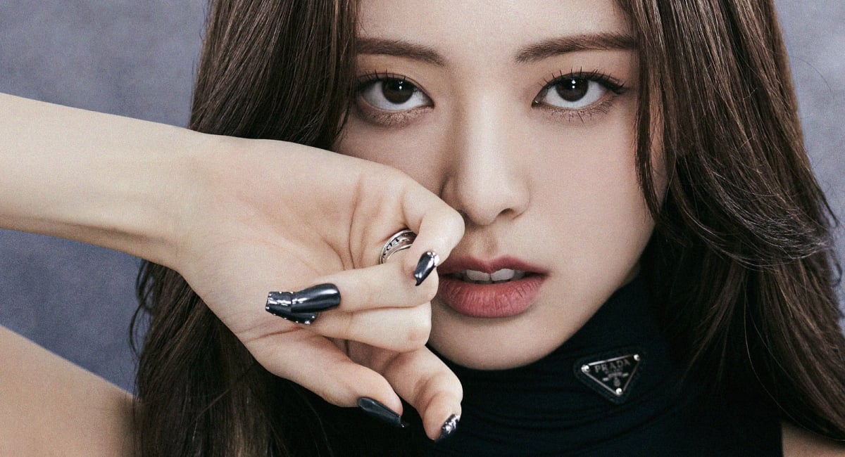 ITZY's Yuna boasts her strong visuals in the new individual teaser for 'CHESHIRE' | allkpop