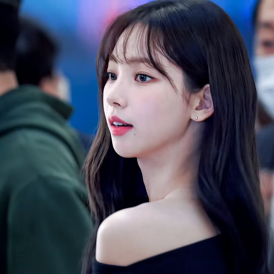 Fans can't get over how stunningly beautiful aespa's Karina looked in ... Fans can't get over how stunningly beautiful aespa's Karina looked in ...
