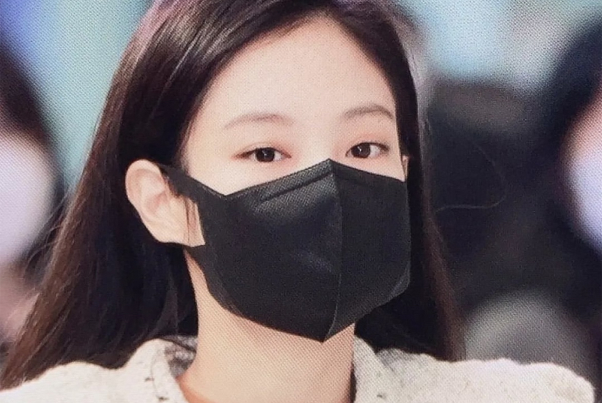 Fans say BLACKPINK's Jennie is looking younger these days and giving ...