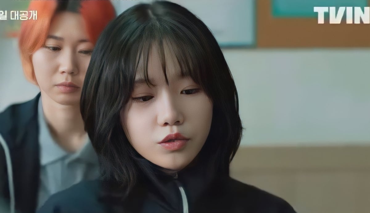 Former IZ*ONE's Jo Yu Ri is spotted in the highlight video for TVING's new original series 'Work ...