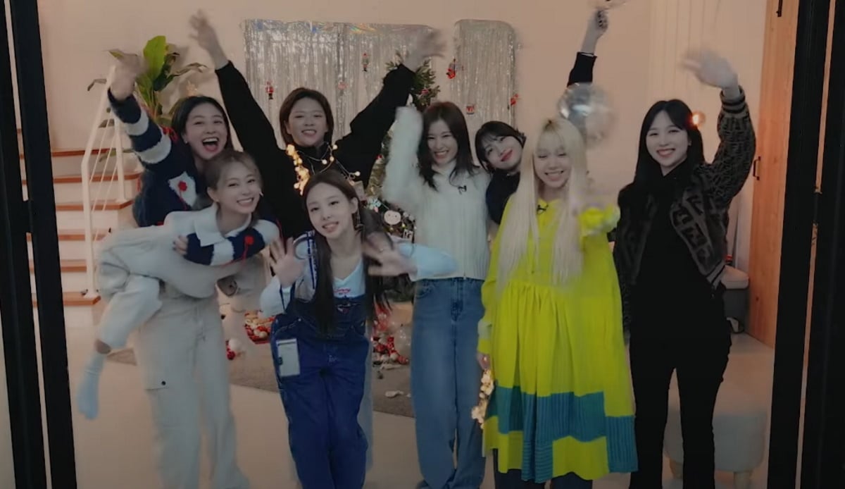 TWICE celebrate the holidays in 'Merry & Happy' 2022 ver. MV | allkpop