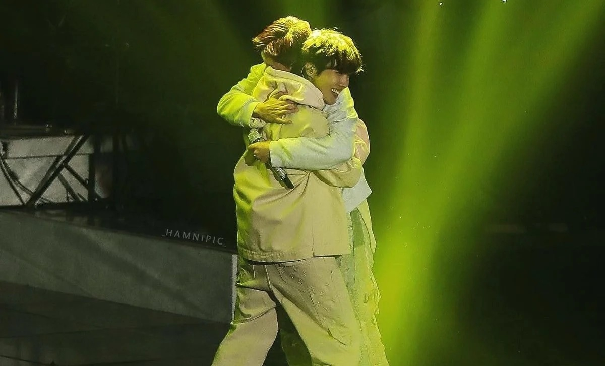 BTS's j-hope makes a surprise guest appearance at Crush's concert ...