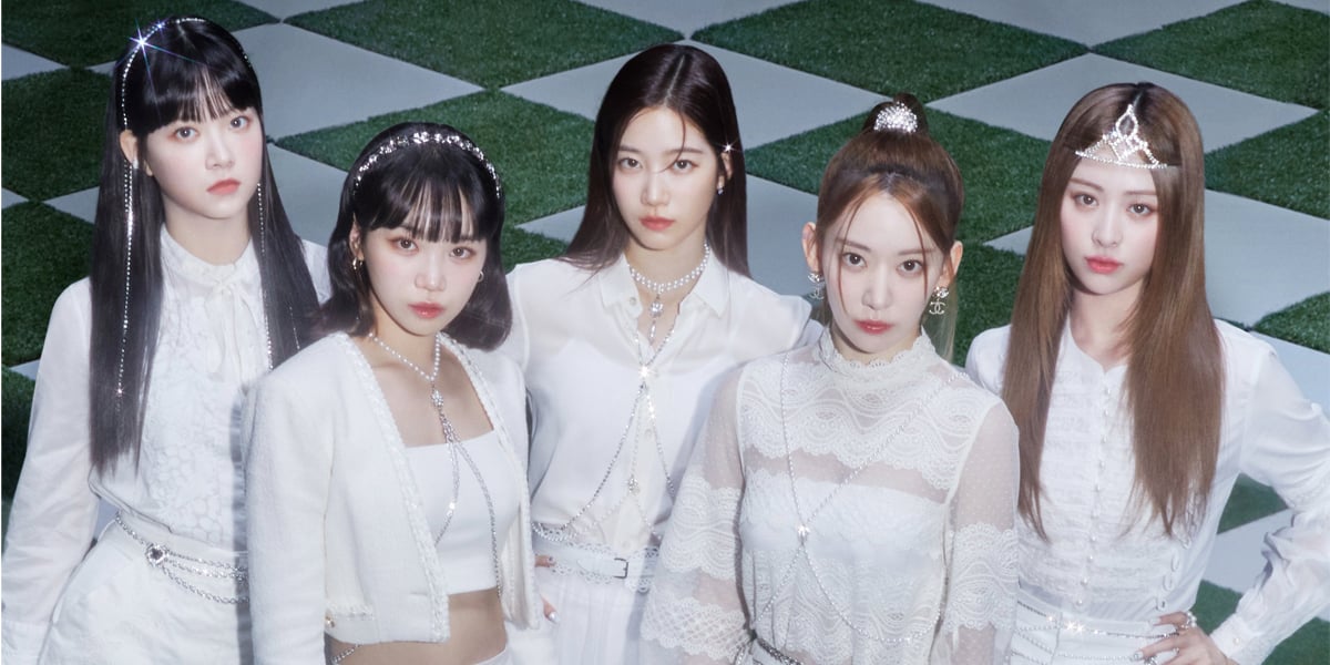 LE SSERAFIM members spotted filming something with a horse | allkpop