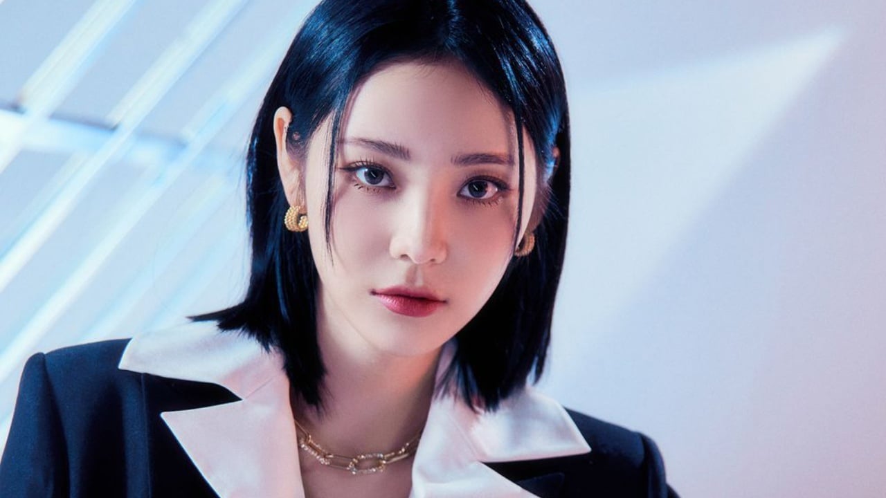 LOONA's Jinsoul opens her personal Instagram account | allkpop