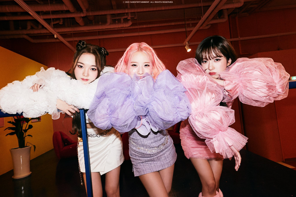 LIMELIGHT are in the limelight in concept teaser for debut EP 'Love & Happiness' | allkpop