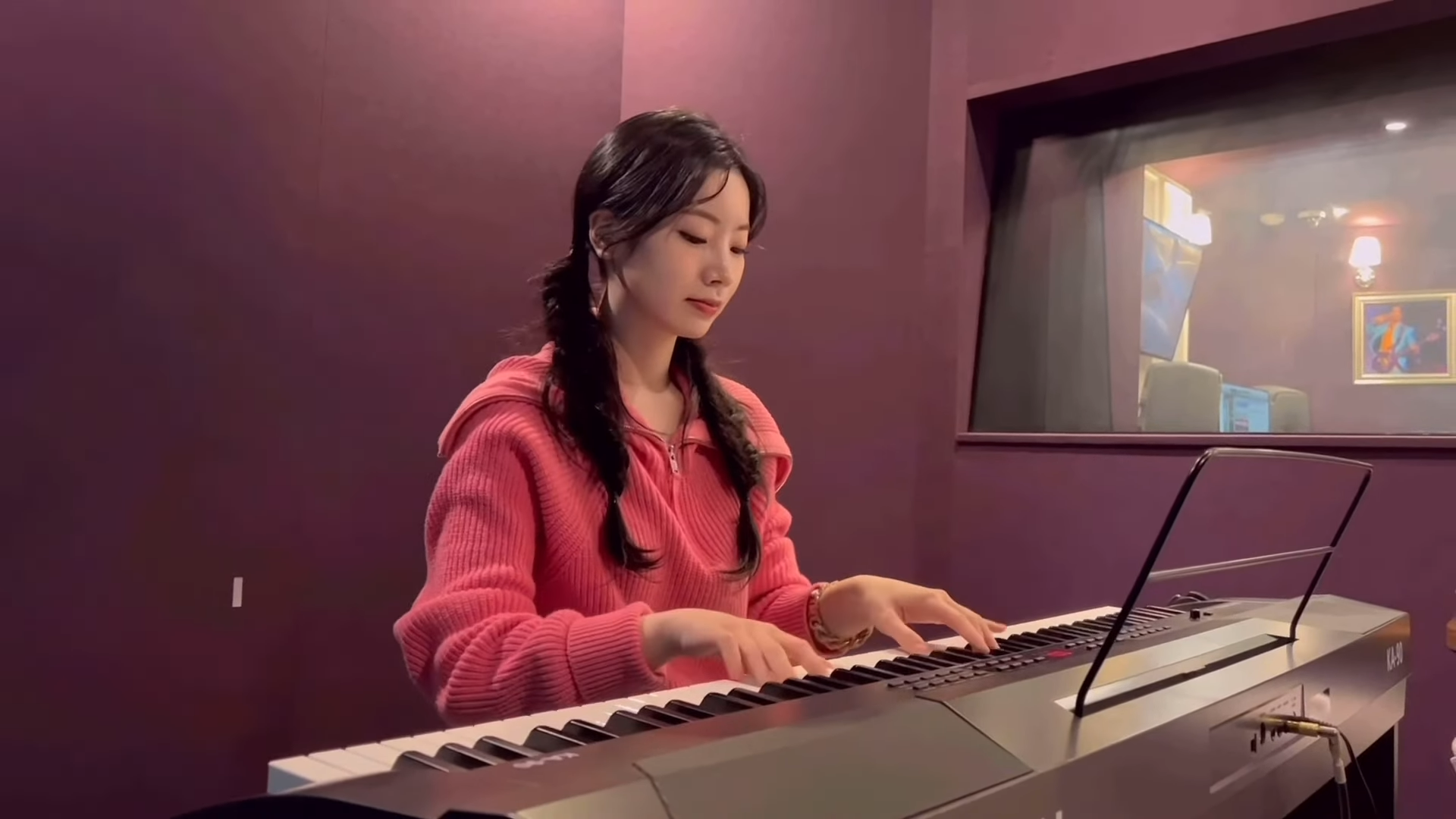TWICE's Dahyun shows off impressive piano talent with performance of 'Running Through The ...