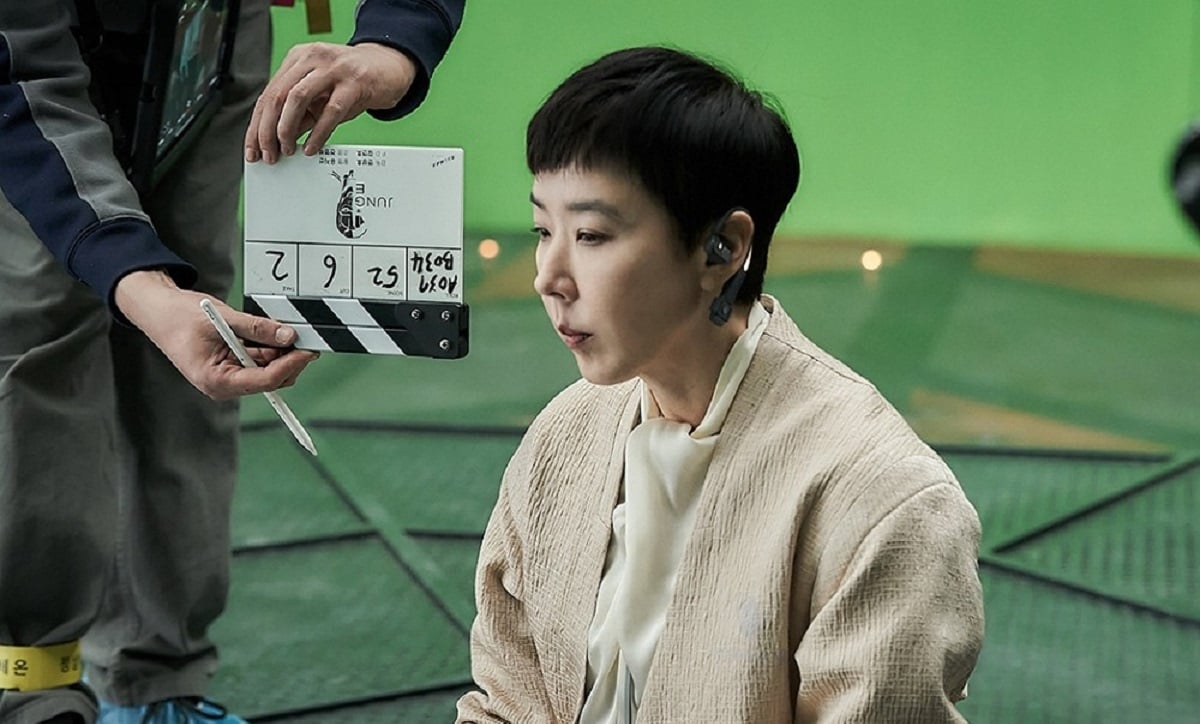 Netflix film 'JUNG_E' gains attention as the posthumous work of the late actress Kang Soo Yeon ...