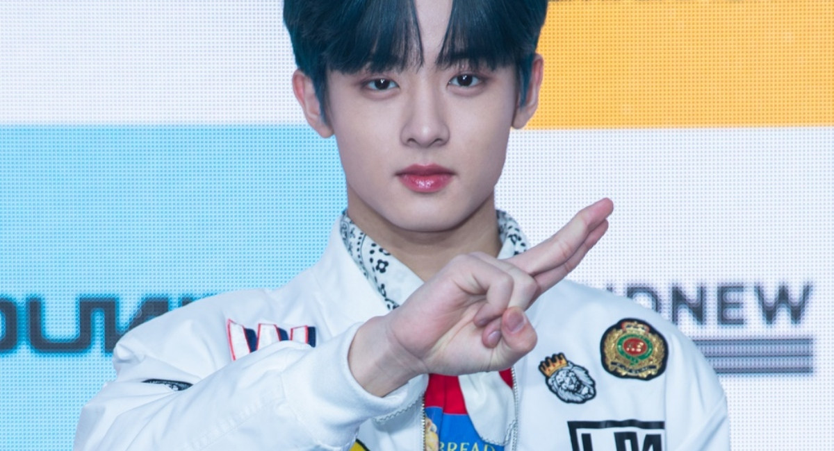 YOUNITE's Woono to be absent from schedule due to grandfather's passing ...