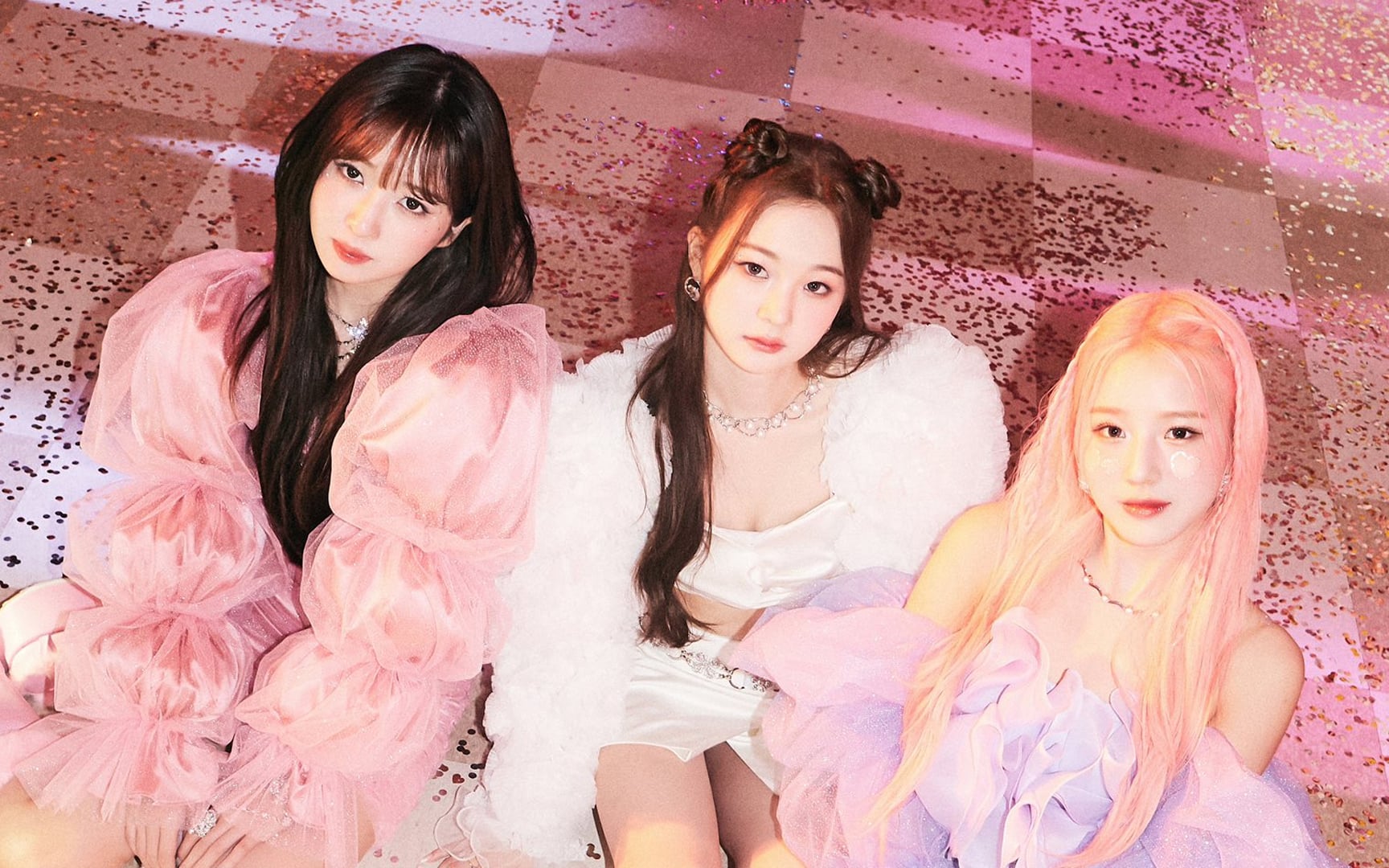 LIMELIGHT drops the 6th teaser photo for their debut EP 'LOVE & HAPPINESS' | allkpop