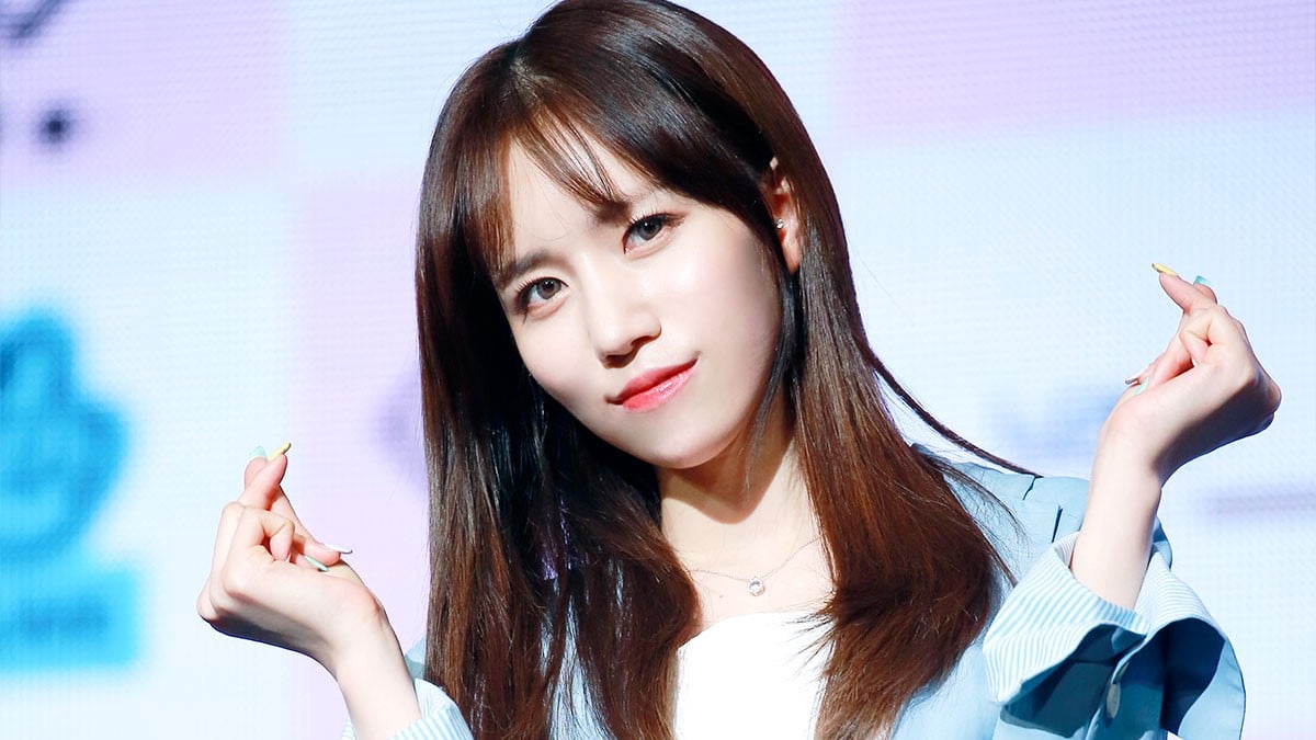 Former Lovelyz member Jin apologizes for sharing how idols date each other on her YouTube ...
