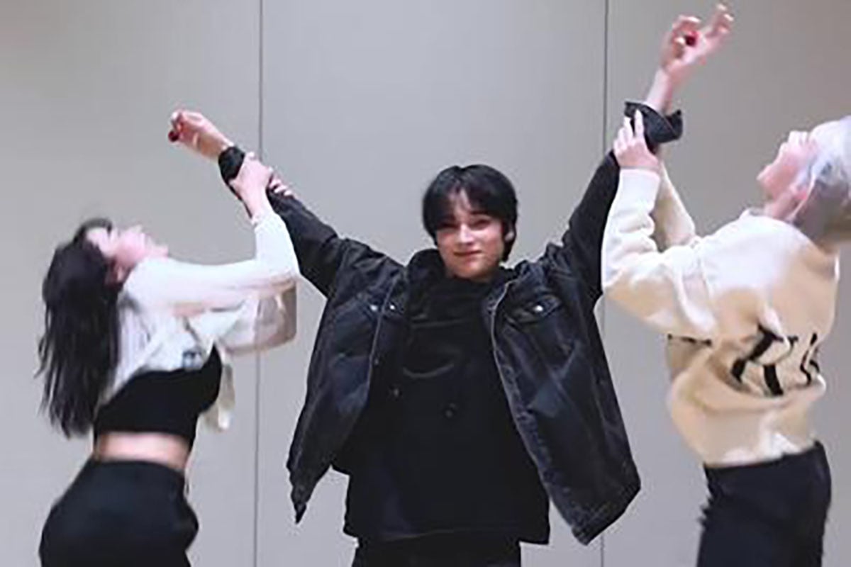 TXT's Huening Kai comes together with his sisters Huening Bahiyyih and ... TXT's Huening Kai comes together with his sisters Huening Bahiyyih and ...