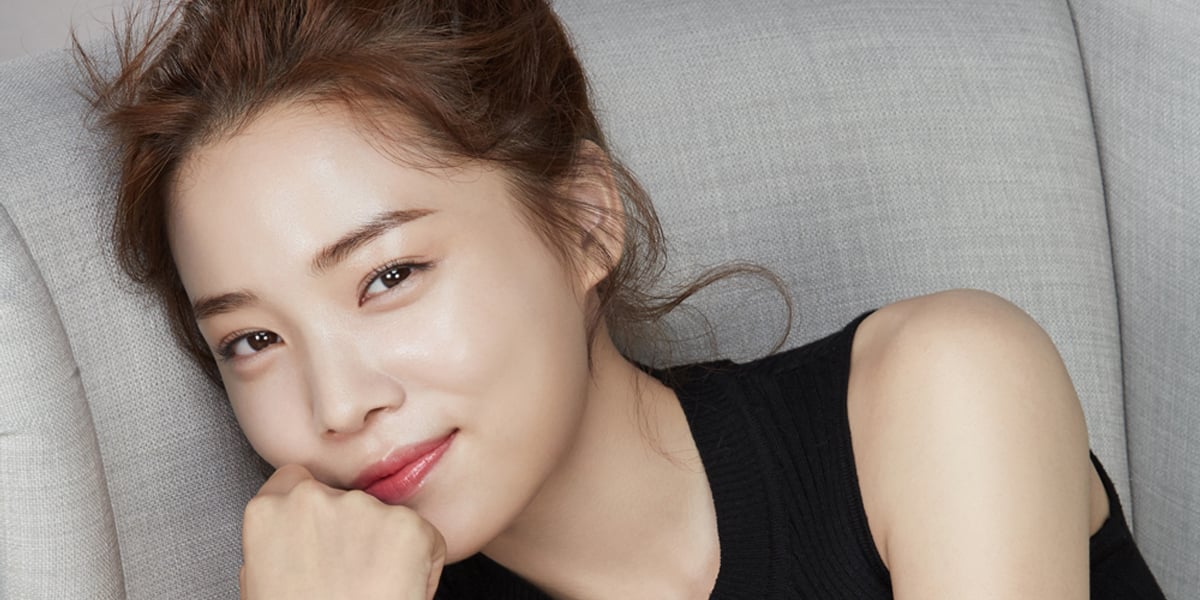 Actress Yoon So Hee graduates from the prestigious KAIST (Korea ...