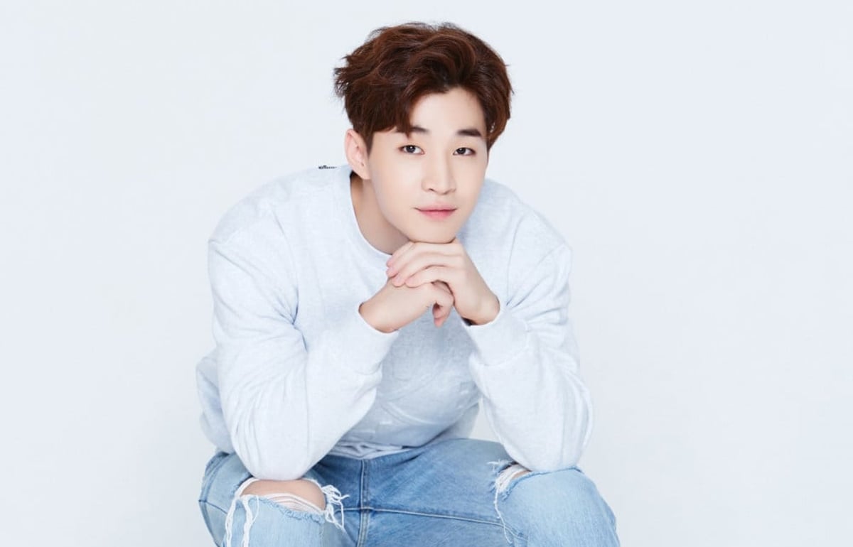 Henry cuddles up with 'real love' in sneak peek teaser | allkpop