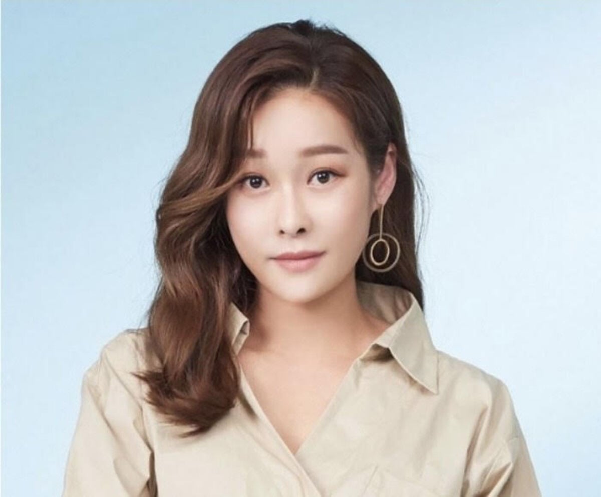 Hyun Young cast in independent film 'One Day Again' | allkpop