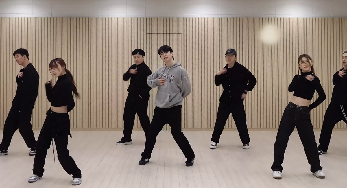 GOT7's Jinyoung drops 'Cotton Candy' dance practice | allkpop