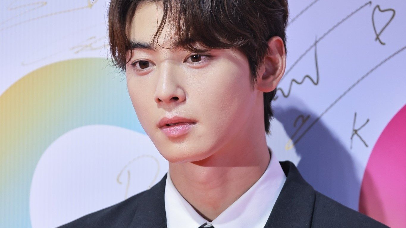 Cha Eun Woo Makes His First Public Appearance Since His Teammate Passed Away At The Konnec Thai ...