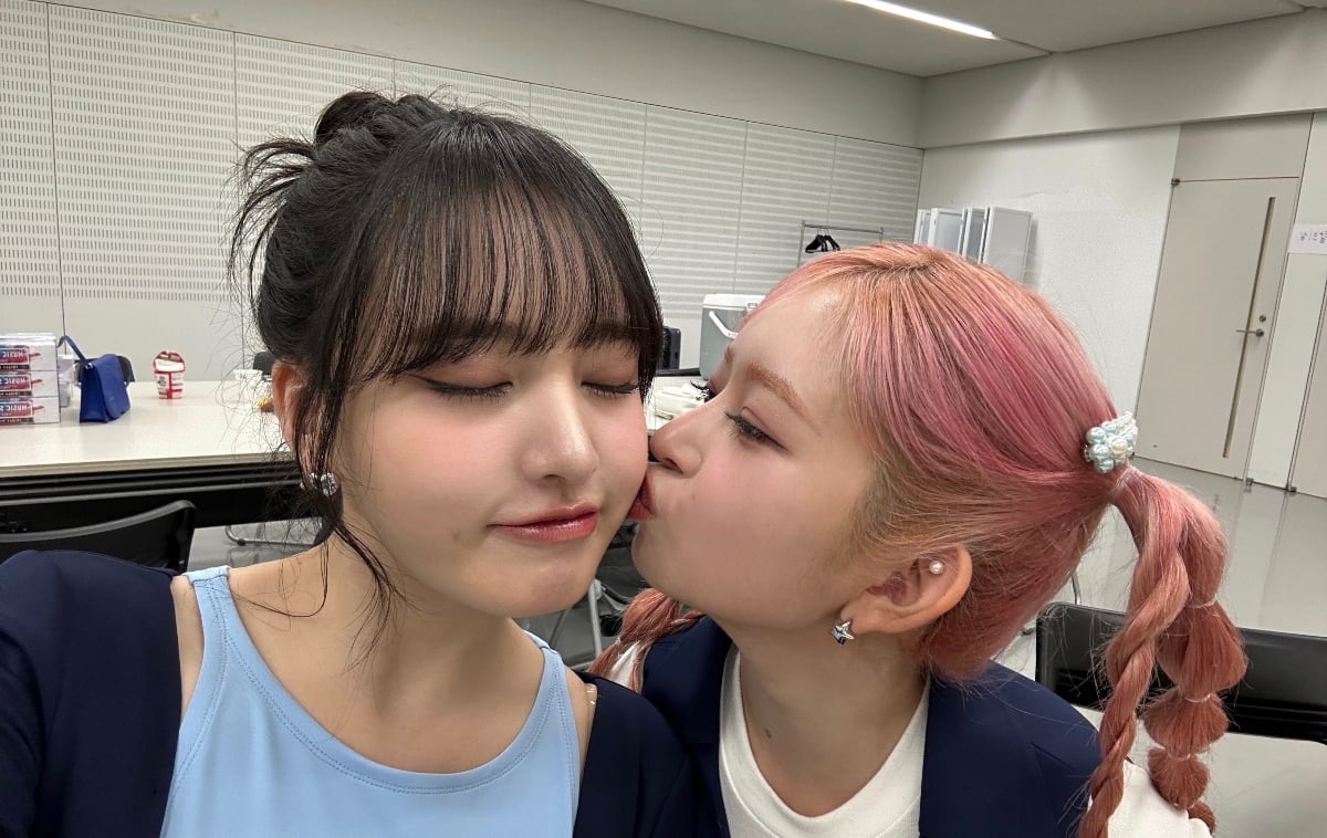 IVE's Liz & Rei reveal playful photos shortly after the announcement of Rei's return from her ...