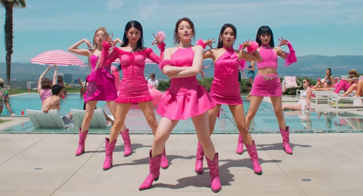 (G)I-DLE shows their chic dance chemistry in 'Queencard' performance ...