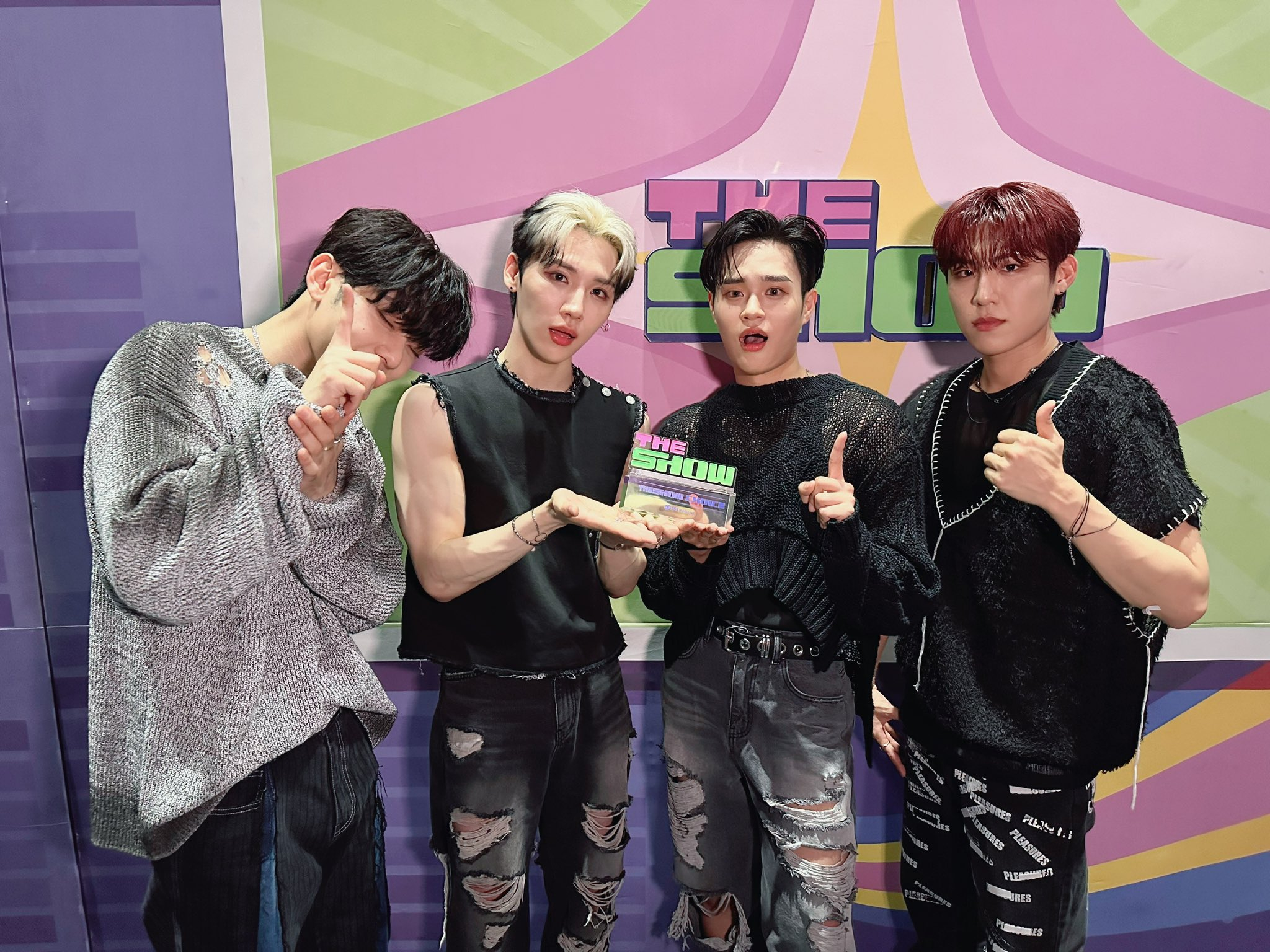 AB6IX take home 1st win for 'Loser' on this week's 'The Show' | allkpop