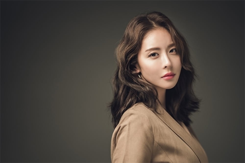 Korean netizens leave scathing comments in response to actress Jin Ye Sol's apology after drunk ...