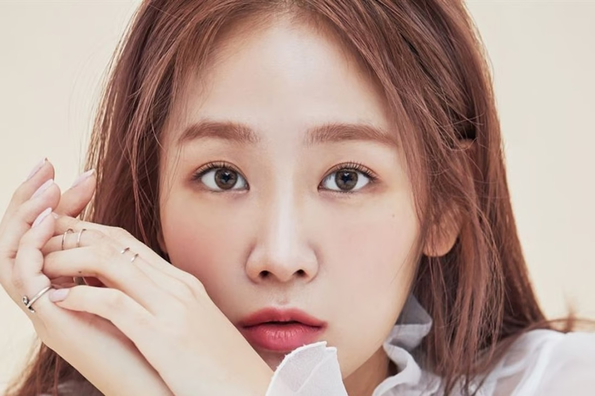 Soyou teases 'Summer Recipe' comeback with concept photo | allkpop