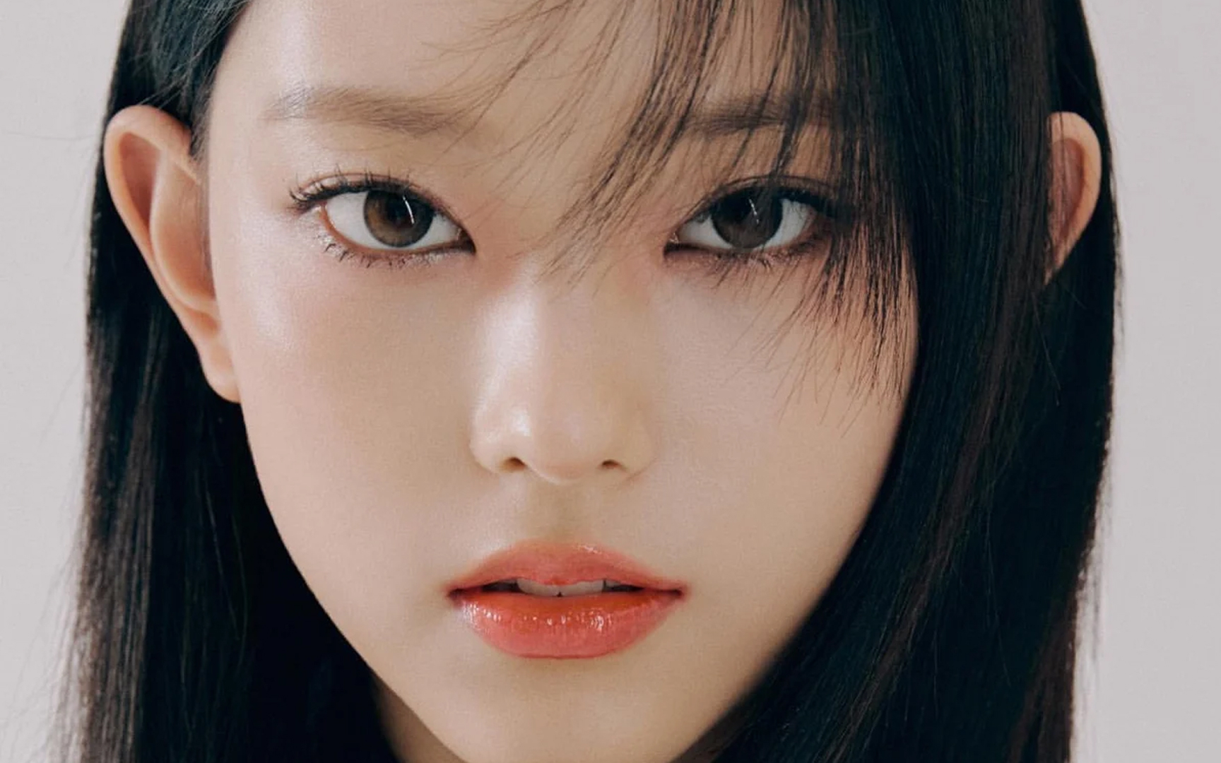 NewJeans' Haerin displays her mesmerizing beauty in the 'Cosmopolitan ...