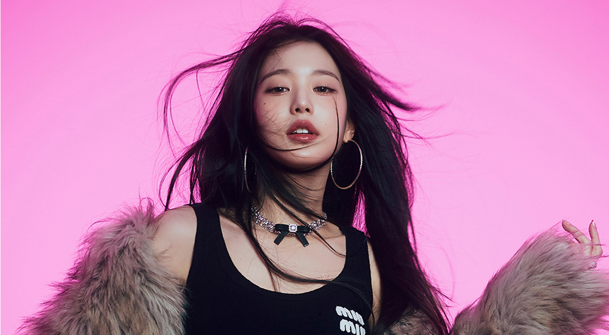 Director shares untold story of Wonyoung's arm injury which required 7 ...