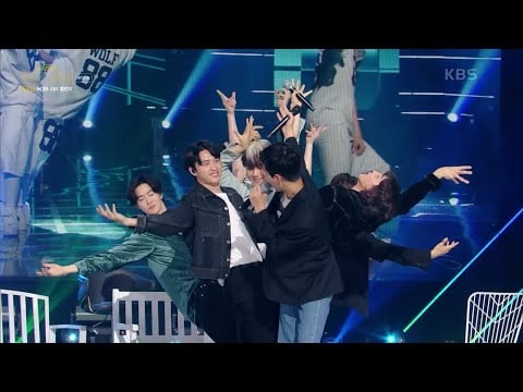 EXO recreate the tree from the introduction of 'Wolf' + perform 'Growl ...