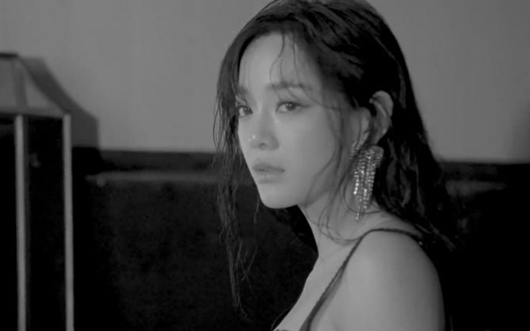 Kim Se Jeong begins the countdown to her first album 'Door' release ...